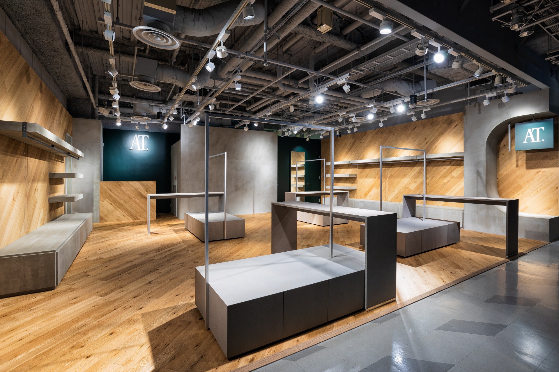 AT.｜HEP FIVE（ヘップファイブ）